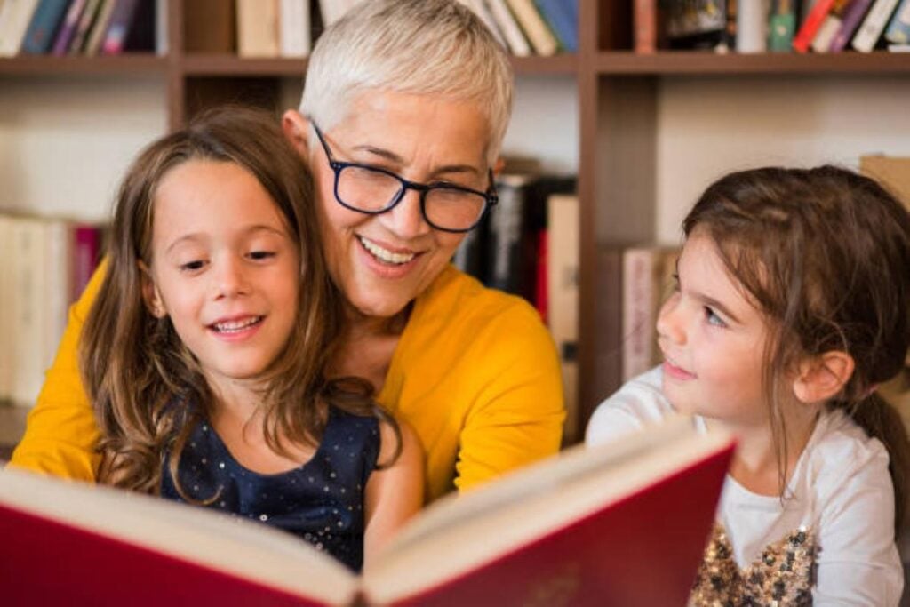 6 Secret Tricks for Grandmothers to Become Engaging Storytellers for ...